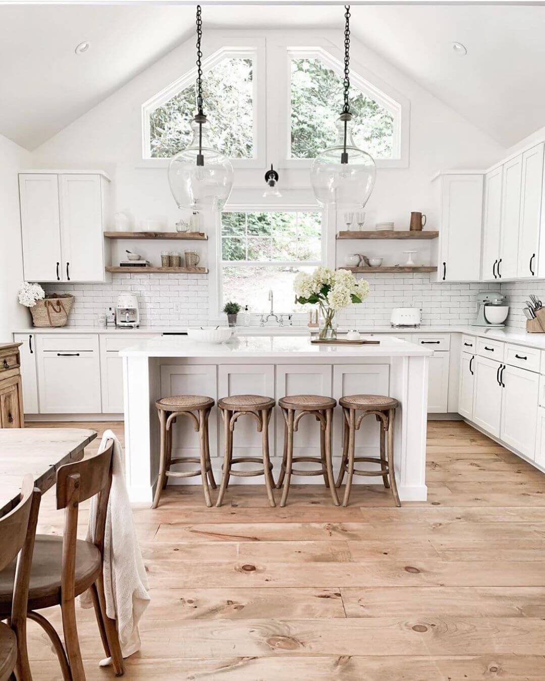 31 Farmhouse Kitchens Designers Love For Modern Homes – Modern Home ...