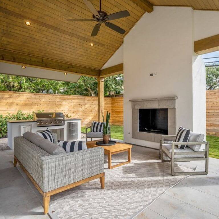 33 Stunning Outdoor Covered Patio Ideas Designers Love For 2025 (Photos ...